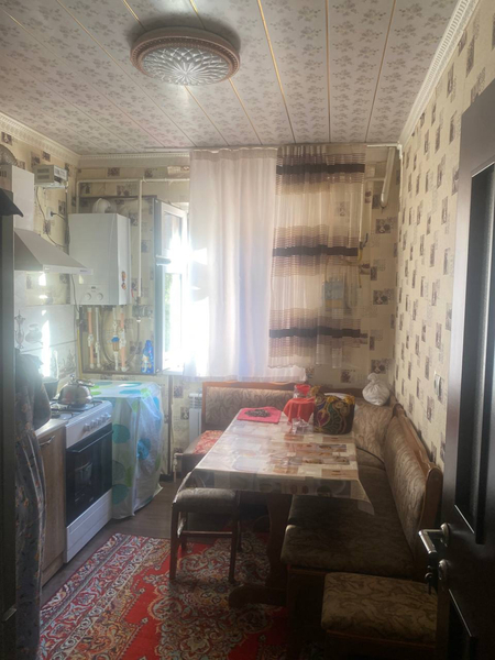 Uy sotiladi Sergili 8A 7 etajli dom 1etaj  2/3qlingan 65 kvadrat