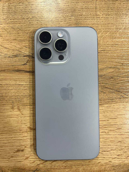 Продаётся телефон Iphone 15 pro max без коробки срочно