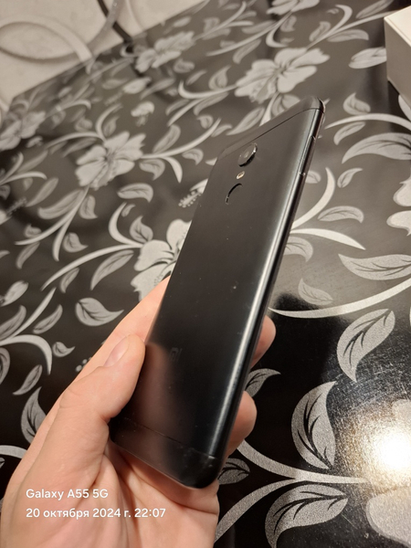 Redmi 5 Plus S O T I L A D I!!!    П Р О Д А Ё Т С Я Redmi 5 Plus!!!