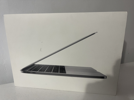 Macbook pro 13 inch/2017/8/256