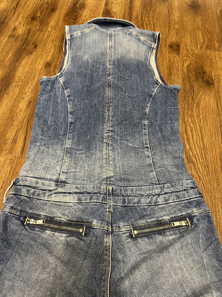 Джинсовый комбинезон Guess