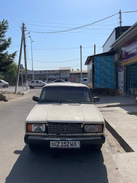Vaz 2107 sotiladi holati ortacha Faqat benzinda yurgan