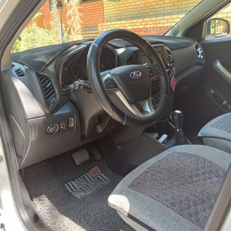 Lada Xray Cross 2019