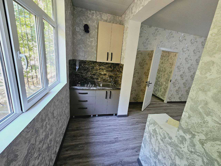 Продам квартиру 1 этаж, 2 комнаты переделаны в 3