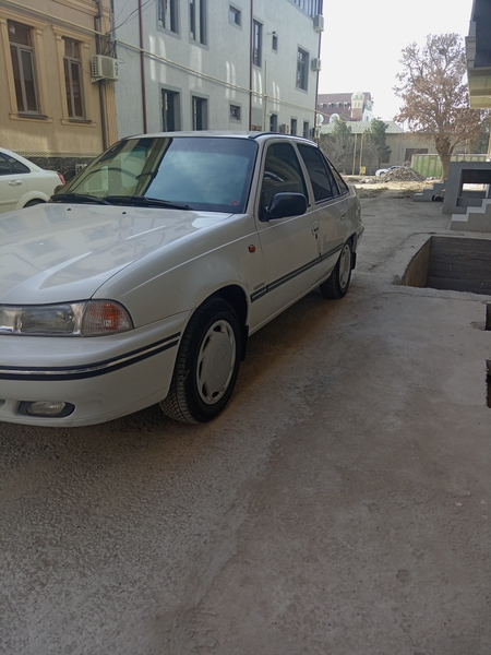 Nexia 1 2007 sotiladi