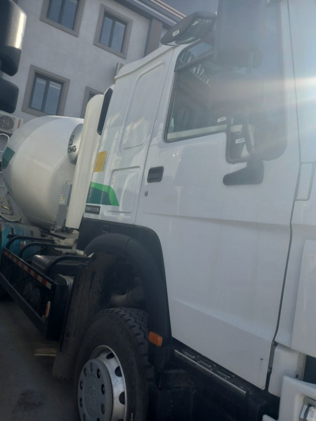 HOWO 6*4 CNG миксер