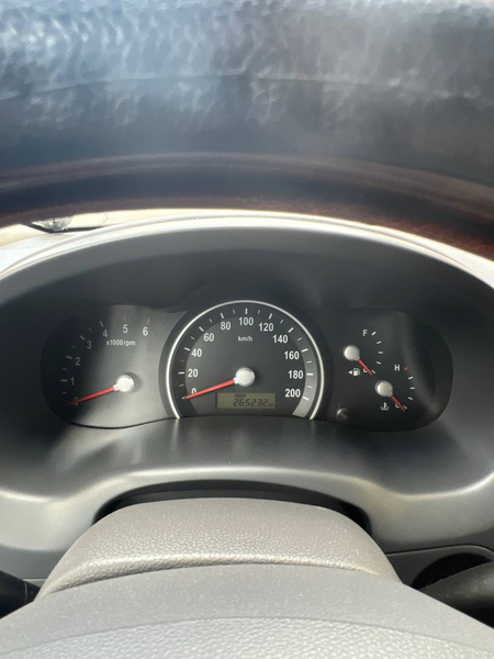 Kia karnival 2.9 turbo 2006 yurishi idiyal aybi yoq