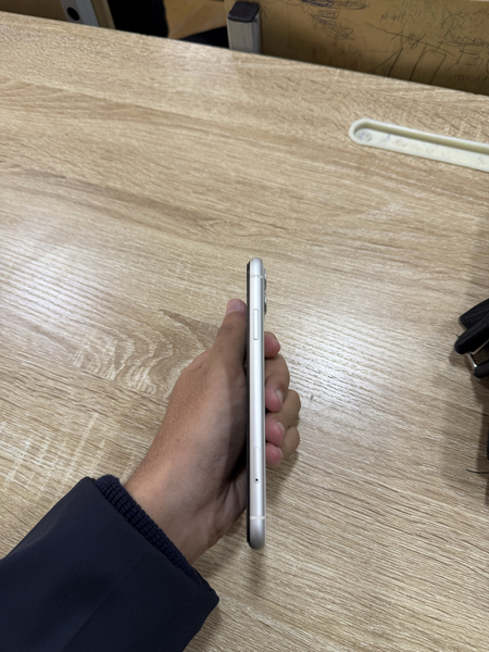 iPhone 11 в белом цвете , 64гб
