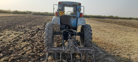 MTZ 80 sotiladi..