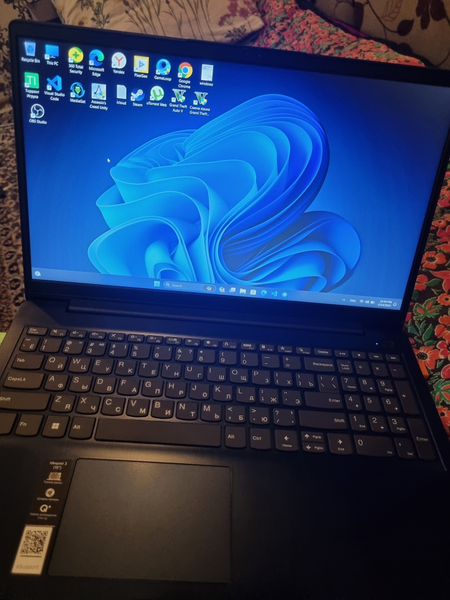 Lenovo ideapad 15  noutbuk tiniq srochna bonusiyam bor