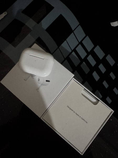Airpods pro прадаётся новые
