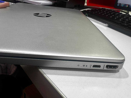 Ноутбук HP 15s-fq5295nia / 15,6 FHD /Intel Core i5-1235U