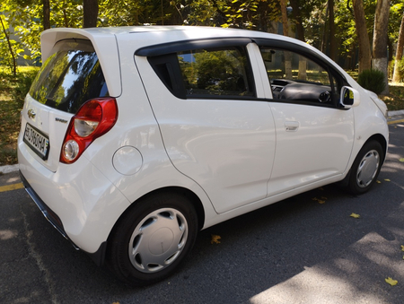 Продаётся chevrolet spark первая позиция объём двигателя 1.25