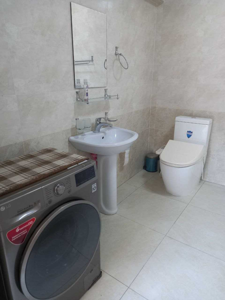 Продаю дом
Саламатина
3 сотки
6 комнат 
300 м2