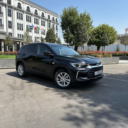 Tracker 23 год 16000 пробег . LTZ (2 поз)