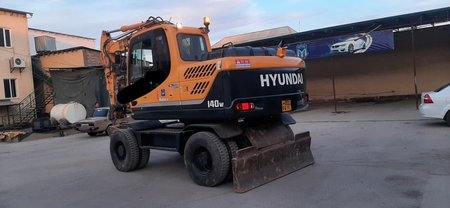 Hyundai 140w sotiladi