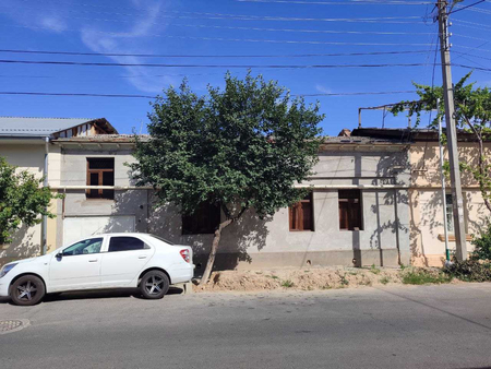 Продается  дом в Шайхантахурском районе, пр-д. Махтумкули  3.77 сотки.