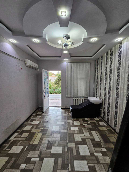 2 xonali 70m² 1-qavat sotiladi.