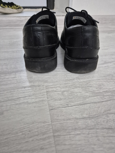 Timberland Продам мужские туфли в отличном состоянии.