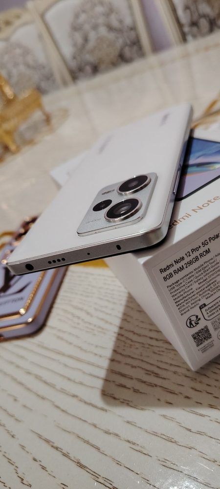 Yangi Redmi not 12 pro pyus 5G 8.256 obmen yoq
