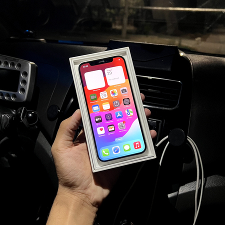 iPhone 12 ochilmagan