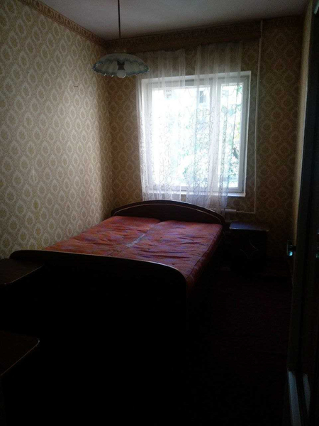Продаётся 2 х комнатная квартира 1 этаж 5 этажного дома Сергели 4