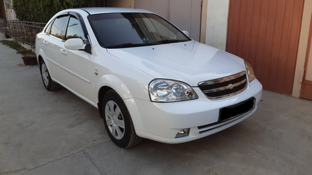 Продаётся Lacetti 1.8 вторая позиция механика