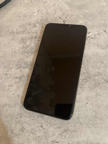 Iphone x s max holati zor