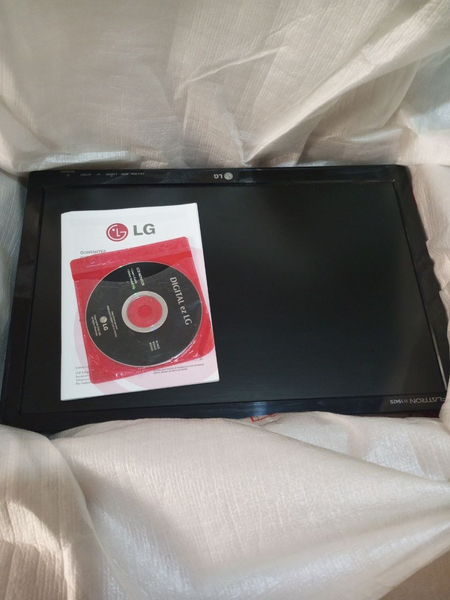 Монитор LG 19...