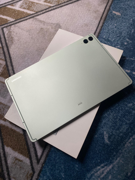 Samsung Galaxsy S9 Tab FE+ 5G yangi