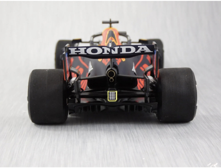 Модель Formula 1 1:18