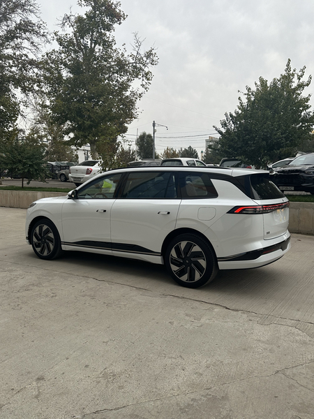 Dongfeng 008 Hybrid