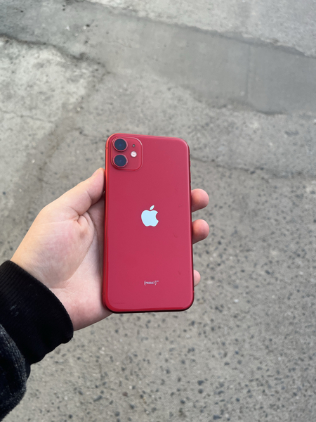 iPhone 11 в хорошем состояние
