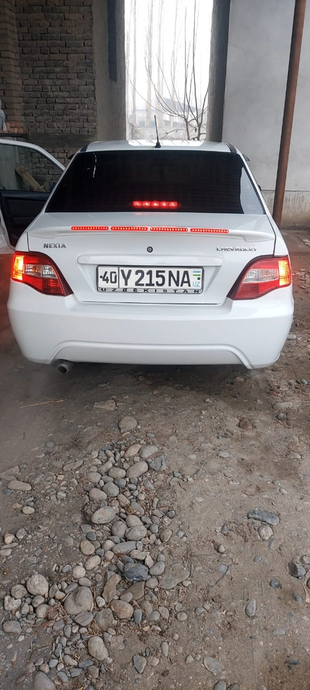 Nexia 2 lux  sotiladi