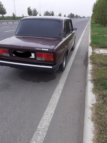 Vaz 2107  sotiladi
