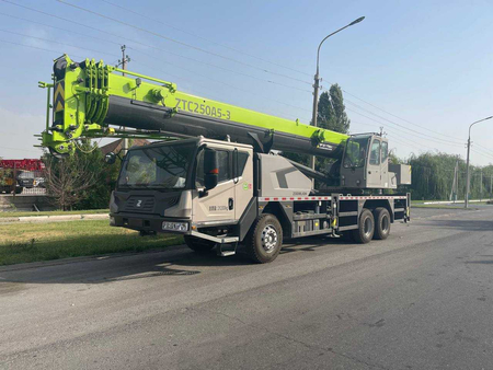 zoomlion avto kran 25 T arenda s vikop