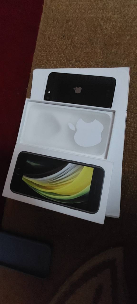iPhone SE 2020 Sotiladi srochniy