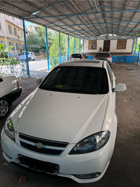 Продаю Gentra Elegant 2022 года август пробег 41000 км своя