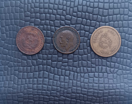 Копейка 1924 г., фартинг 1916 г. И жетон  1989 г.