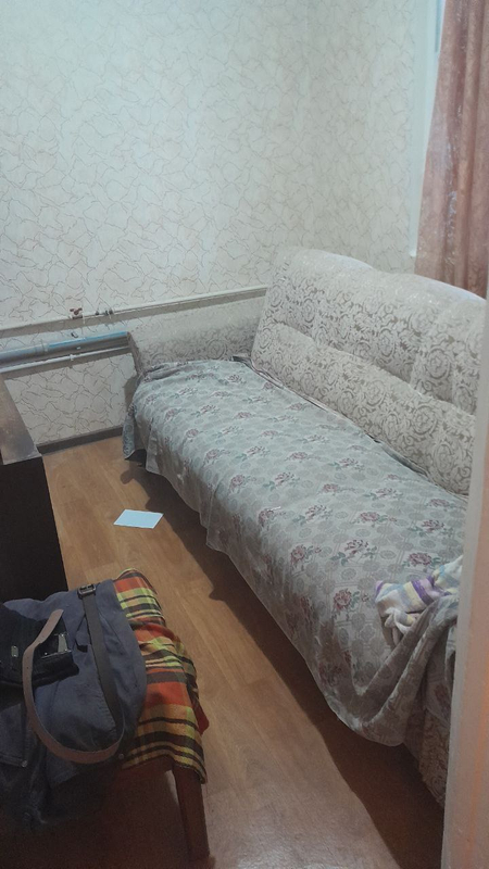 Продается 1ком. Переделанная в 2-х . ЯнгиХаетский район, Спутник 17