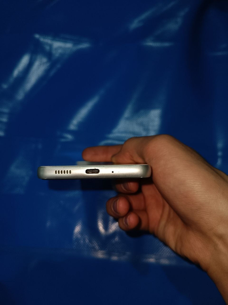Samsung Galaxy A33 5G в хорошем состоянии