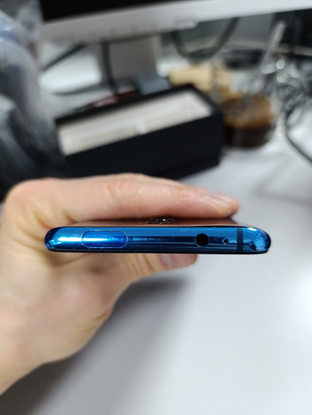 Продается телефон Xiaomi Mi9T разбит экран, на запчасти, ТГ, СМС, ЗВ.