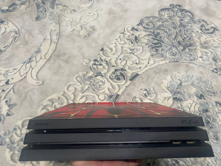 PlayStation 4 pro 1 tb sotiladi holati pochti yangi