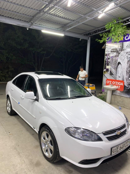 Gentra 3 poz sotiladi