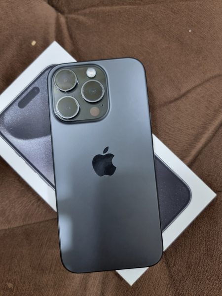 Iphone 15 pro        .
