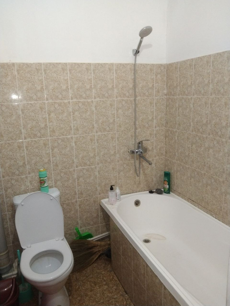 Guliston pavarotida 1 xonali uy sotiladi