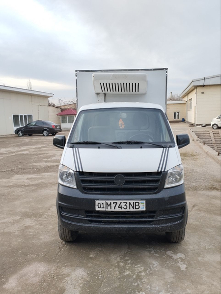 Dong Feng yük avtomobili yaxshi xolatda