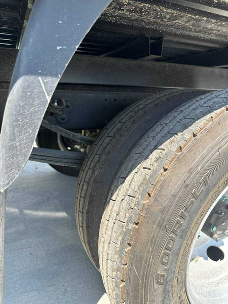 JAC mini guruzavikimiz sotuvda bor bonusga metan ornatib beramiz