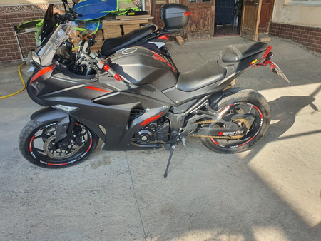 Yamaha R 3 6V новый 400 куб