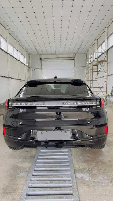 ZEEKR 001 elektoromobile A/T Orient Leasing